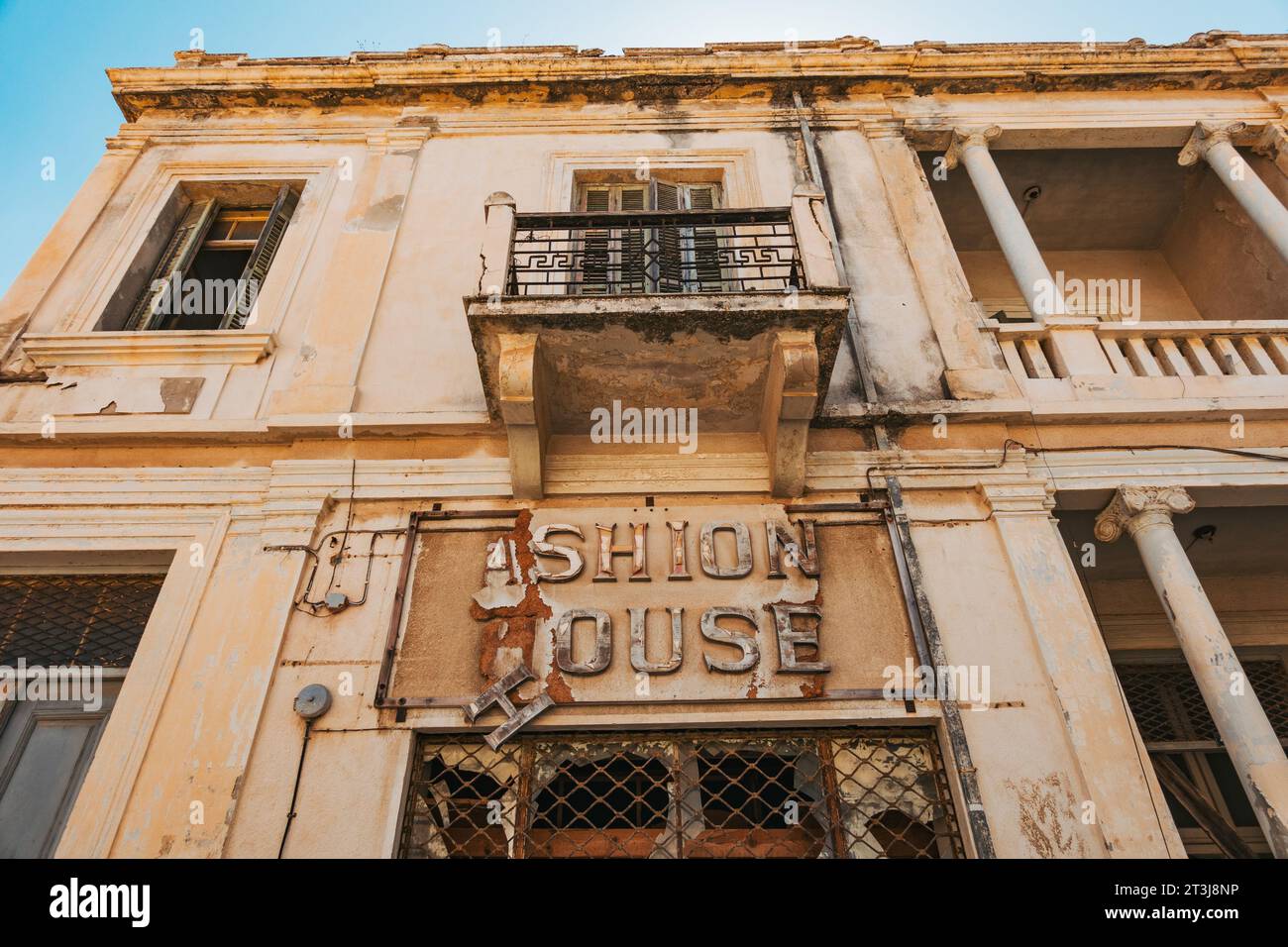 Old run down shop in hi-res stock photography and images - Alamy