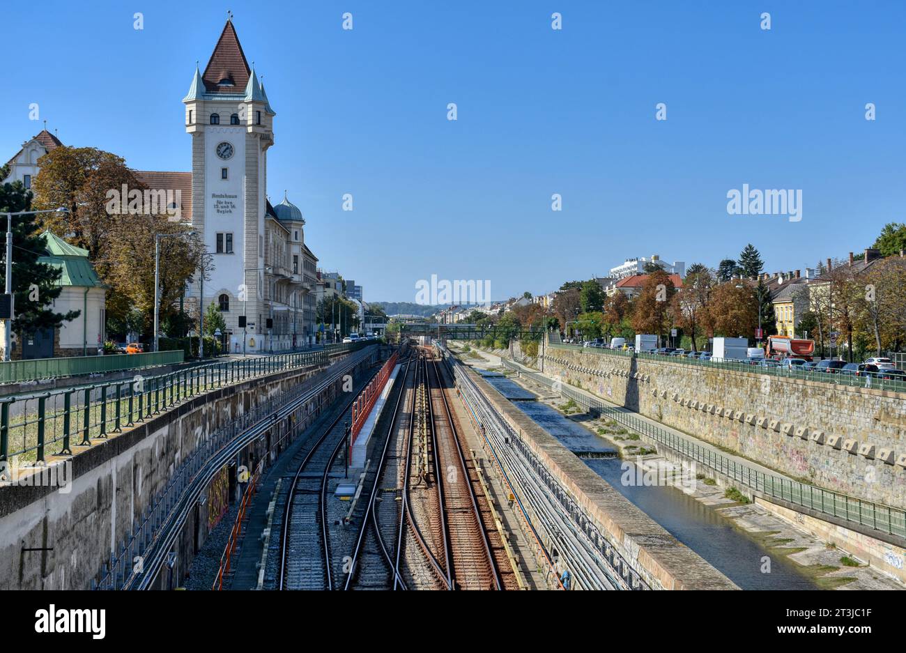 Wien, U-Bahn, Hietzing, Wienfluss, Flussbett, Wasser, begradigt ...