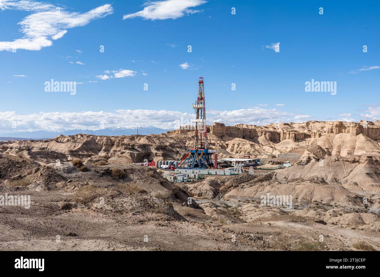 Derricks in oil well hi-res stock photography and images - Alamy