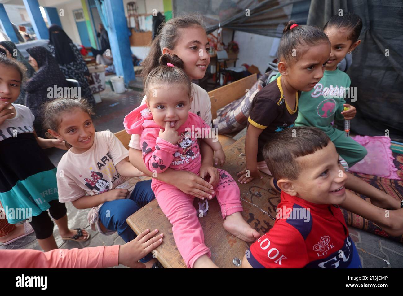 Gaza, Palestine. 25th Oct, 2023. Palestinian children set in the ...