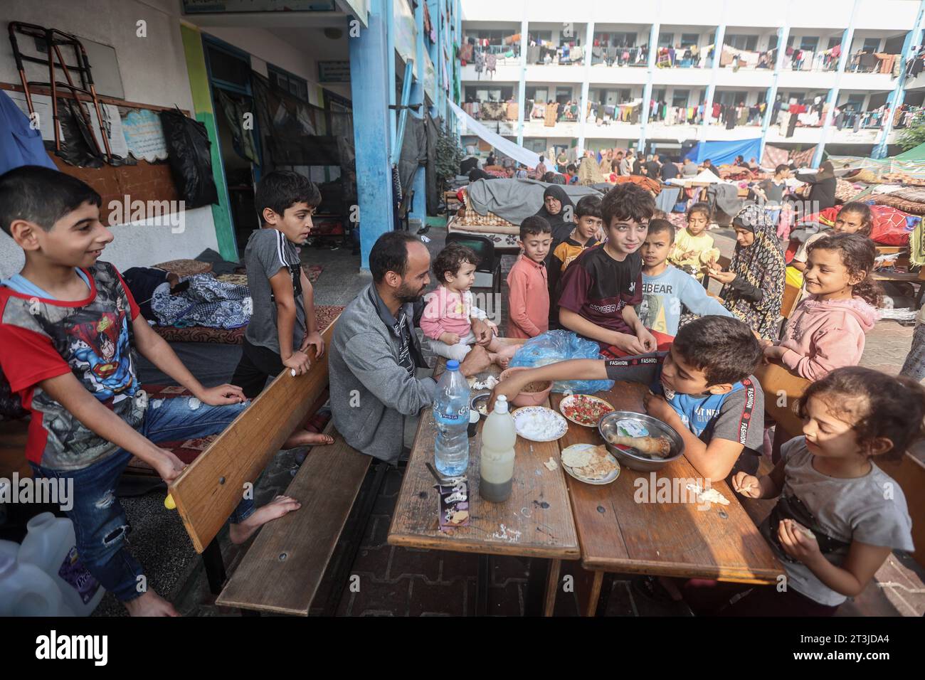 Palestinian children in school hi-res stock photography and images - Alamy