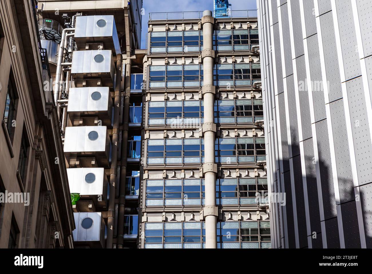 Exterior detail of the High-Tech architecture of the Lloyd's building ...