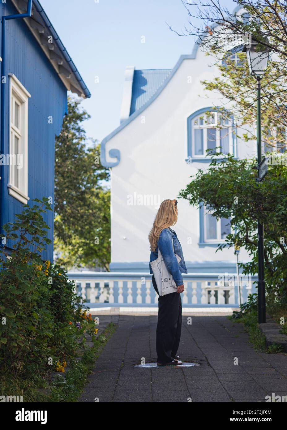 Icelandic girl in alley downtown Reykjavik Stock Photo - Alamy
