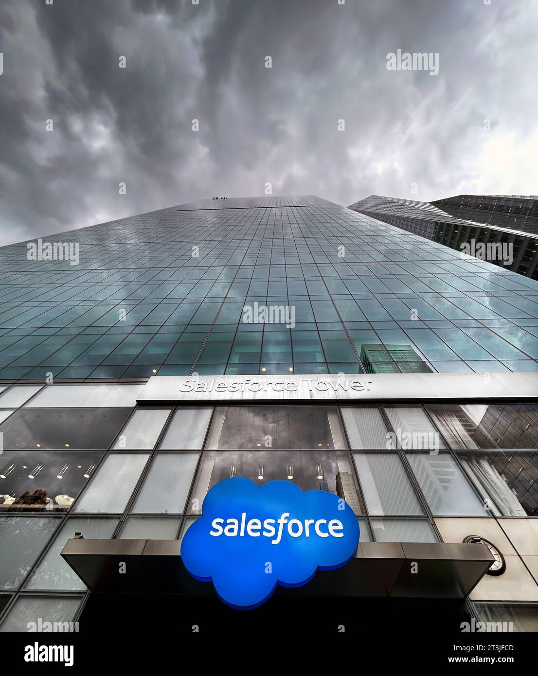 Low angle view of Salesforce Tower against ominous grey sky, 1095 ...