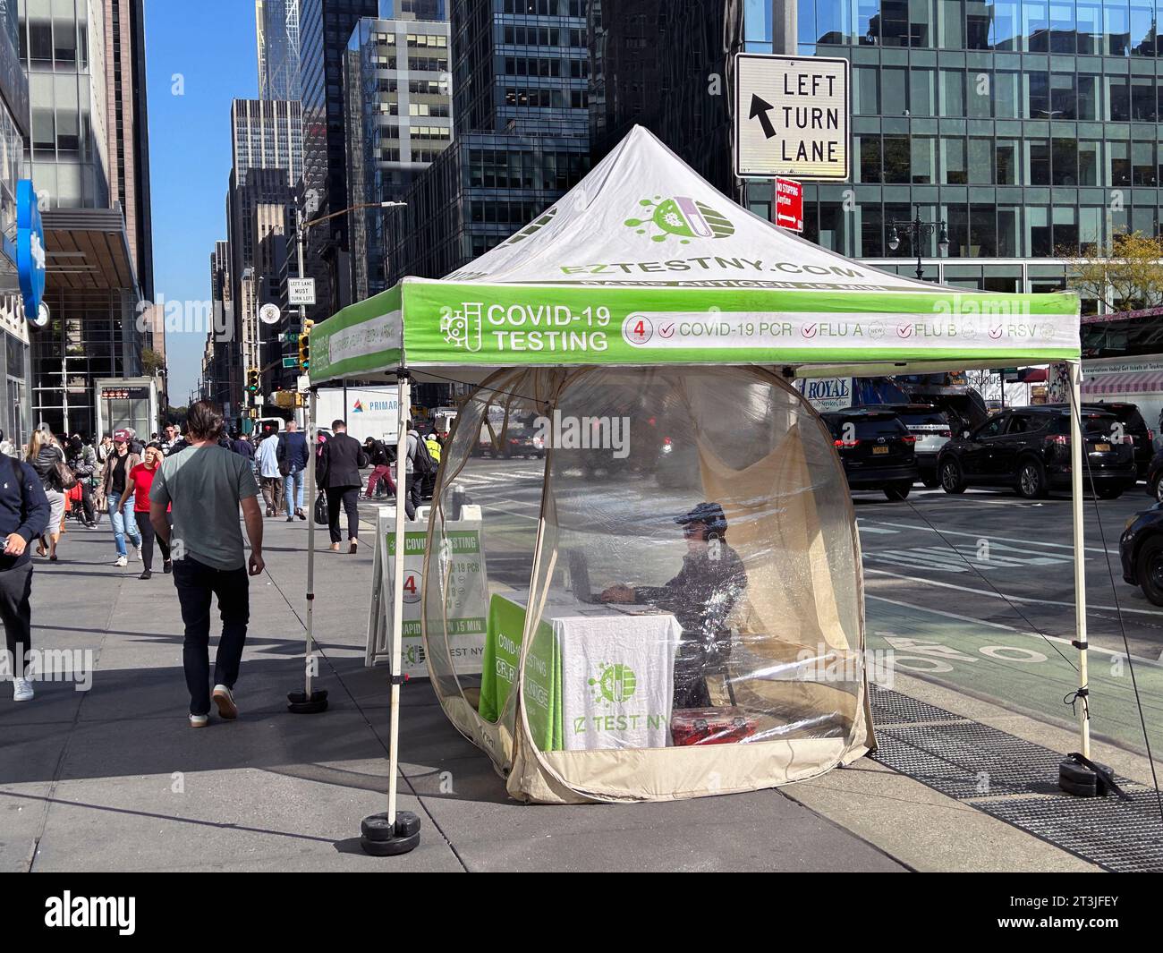 Covid-19 testing tent on sidewalk, Avenue of the Americas, New York ...