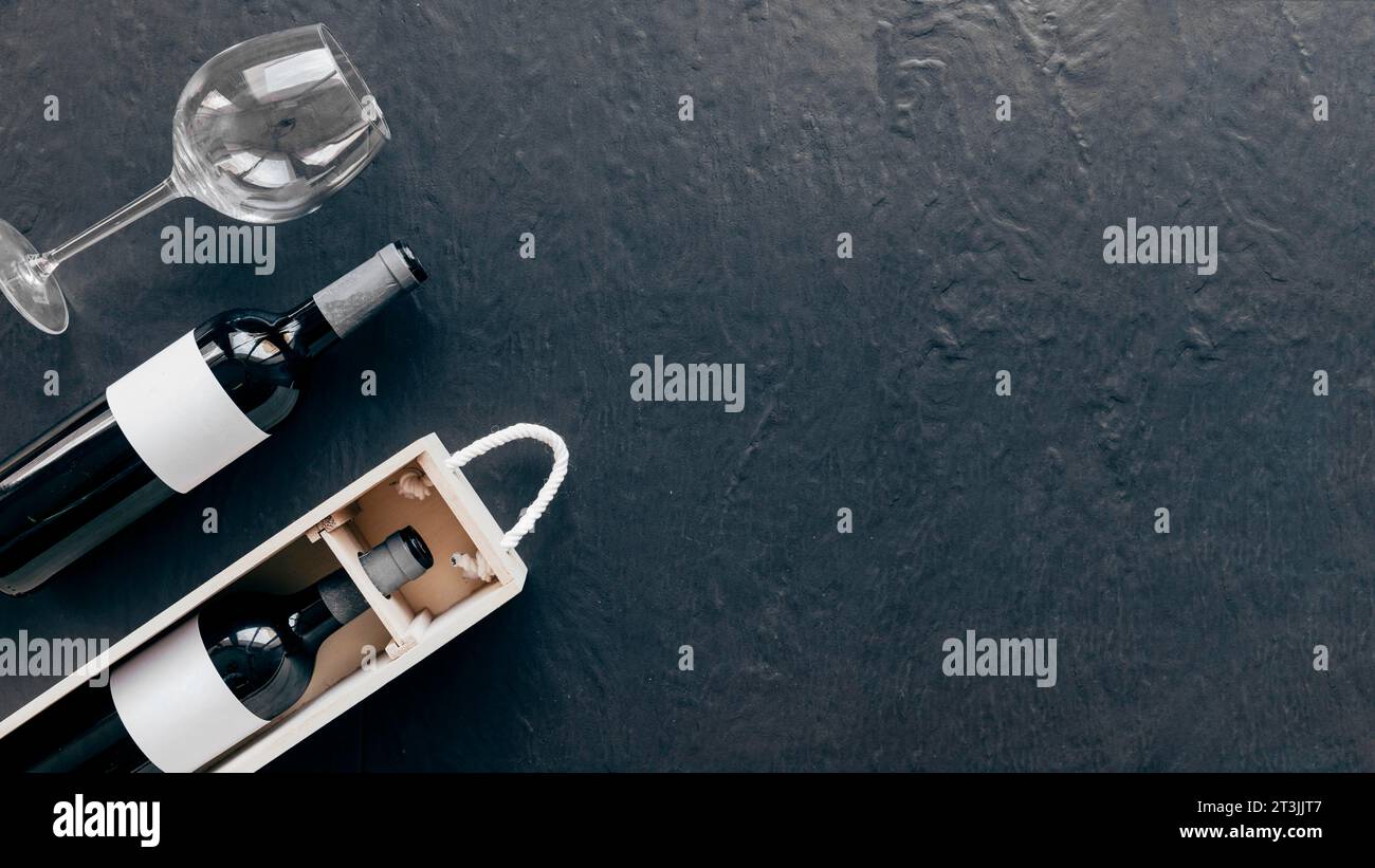 Empty dark colored glass hi-res stock photography and images - Alamy