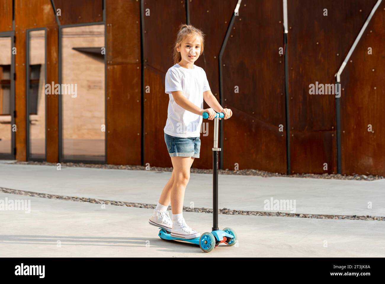 Vintage white t shirt hi-res stock photography and images - Alamy