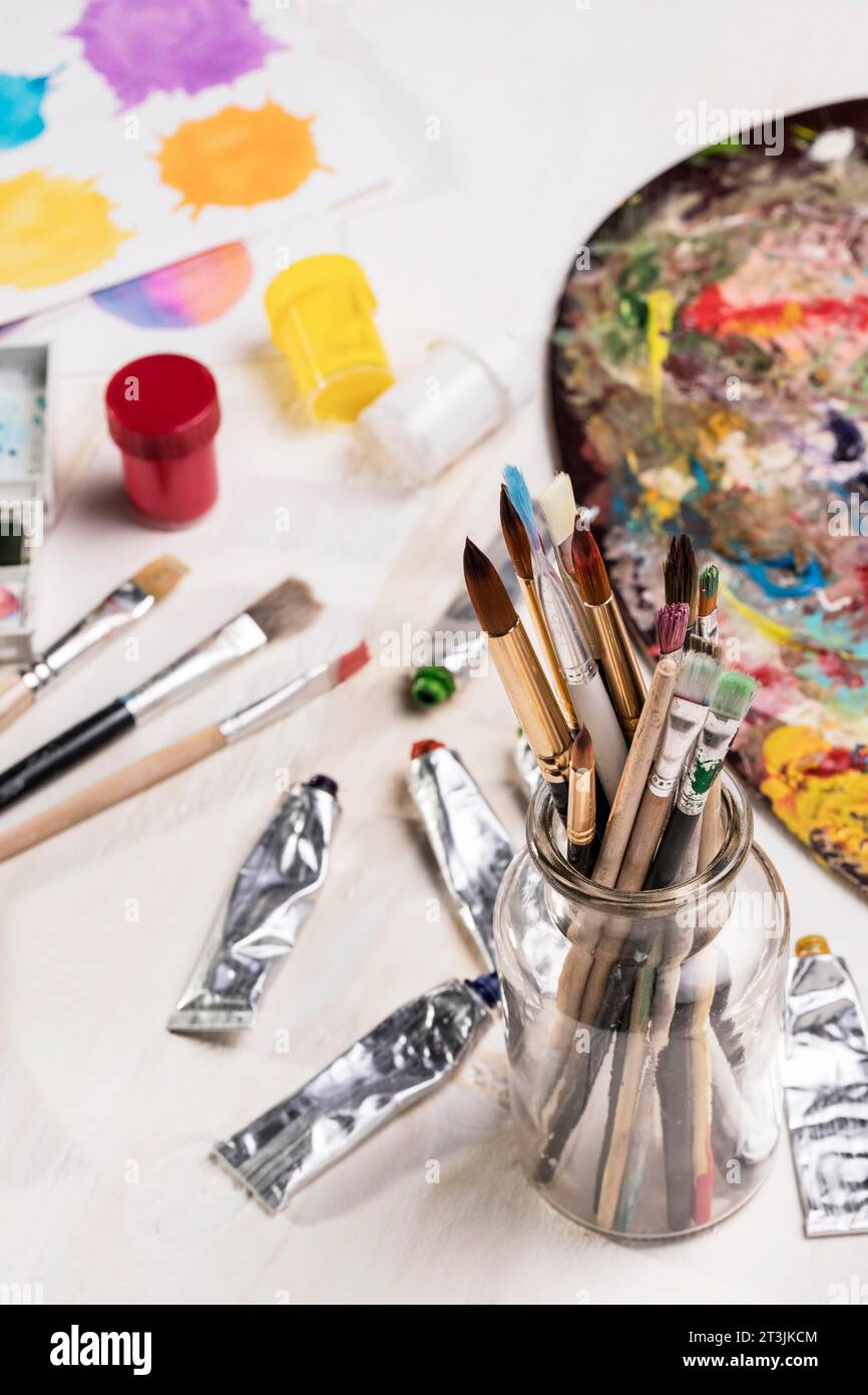 Pink oil painting angle hi-res stock photography and images - Alamy