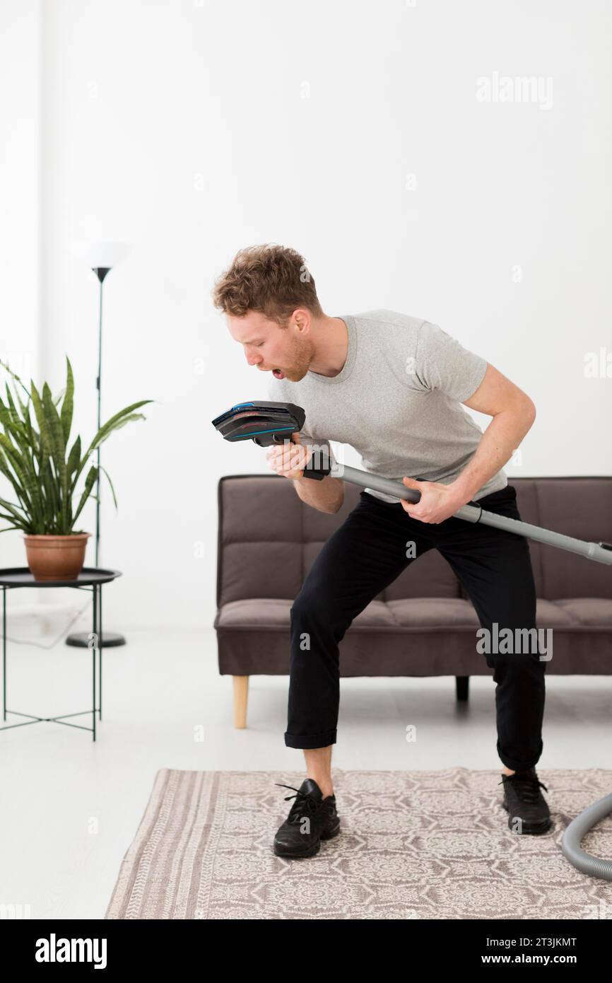 Singing vacuum hi-res stock photography and images - Alamy