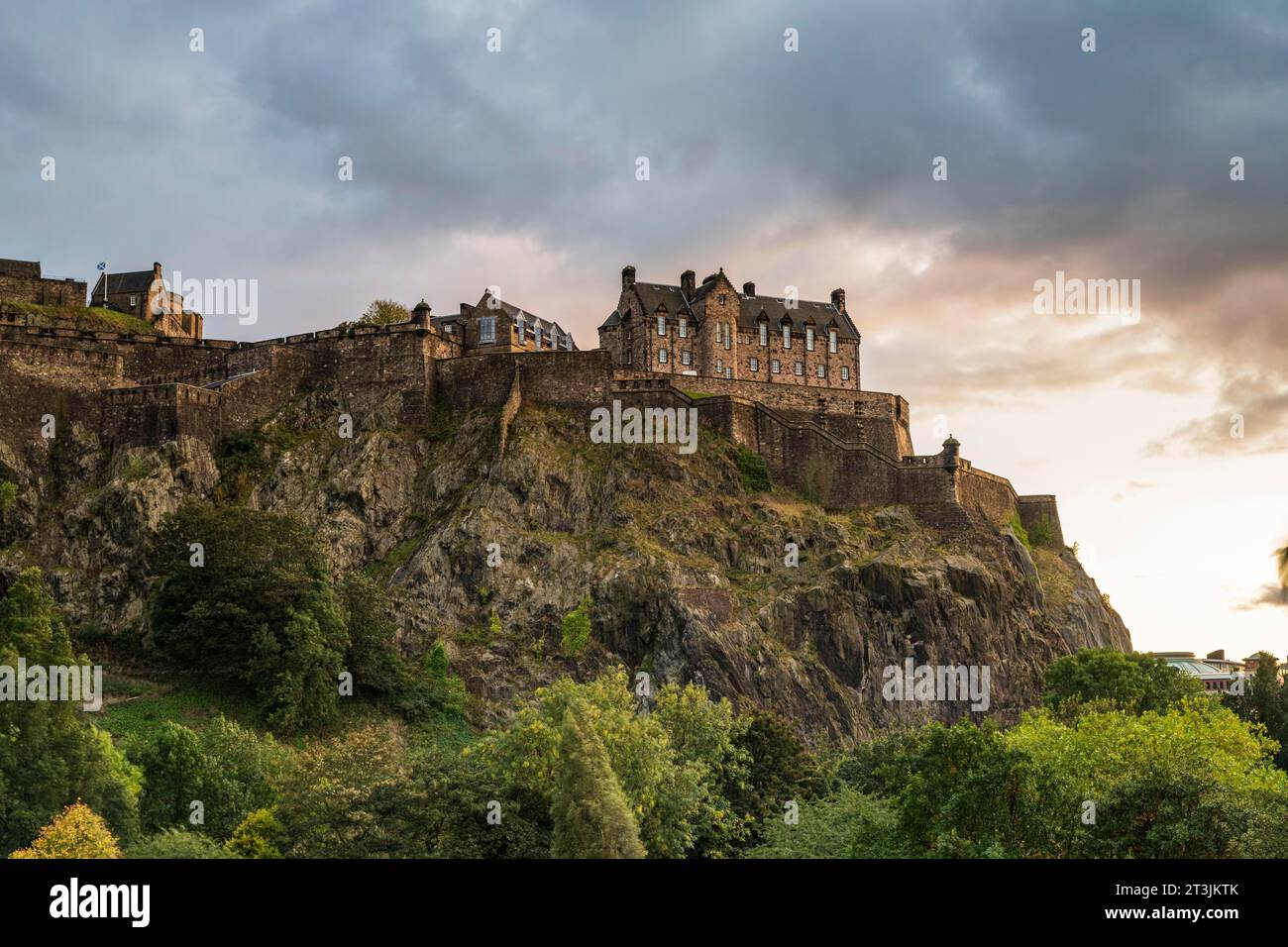 Edinburgh Castle at dusk, Edinburgh, Scotland, United Kingdom Stock ...