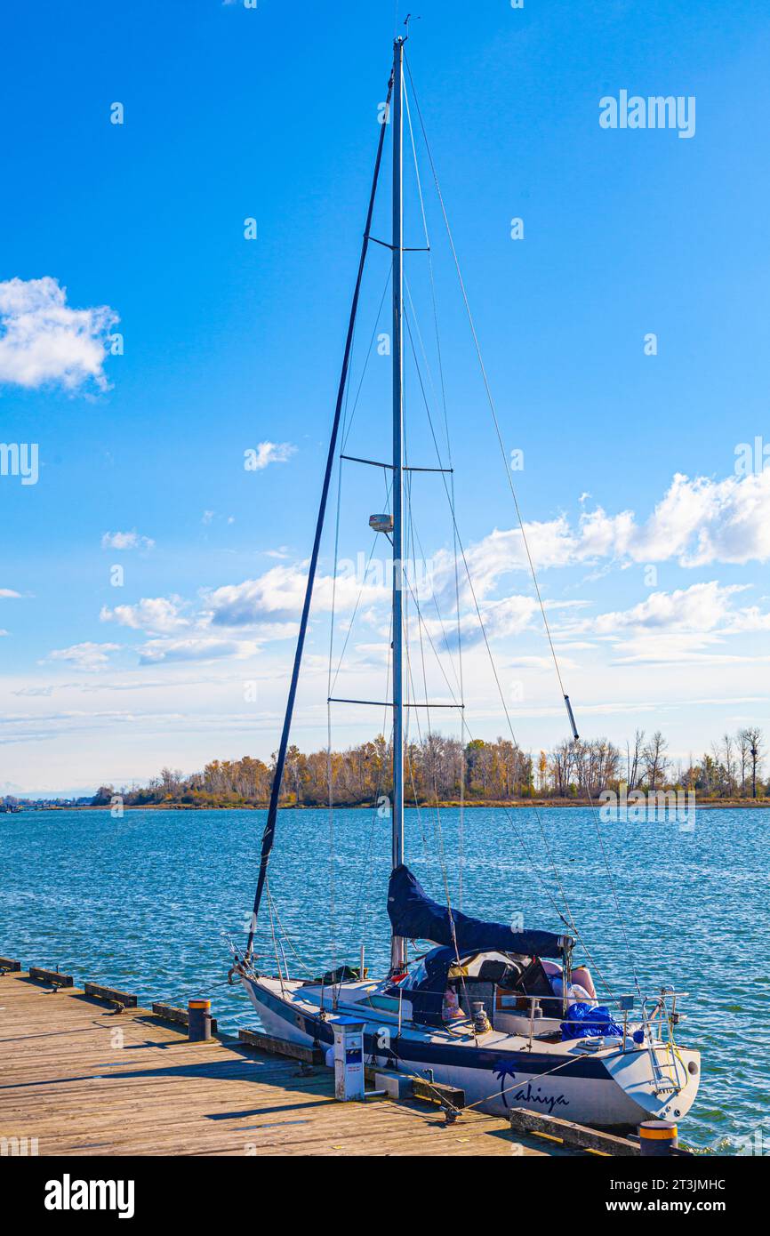 Canadian sailboat hi-res stock photography and images - Alamy
