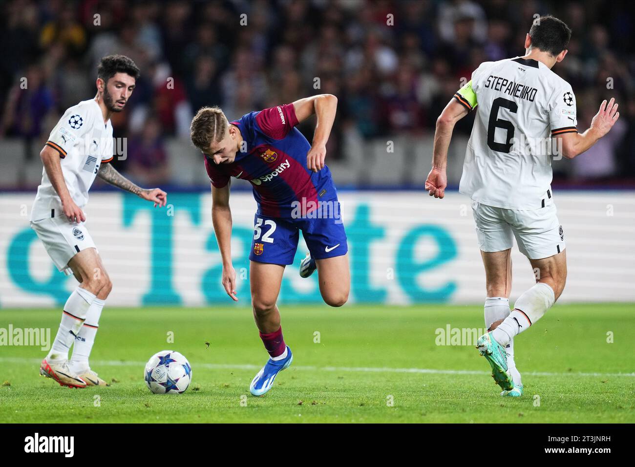 Barcelona, Spain. 25th Oct, 2023. Fermin Lopez of FC Barcelona and ...