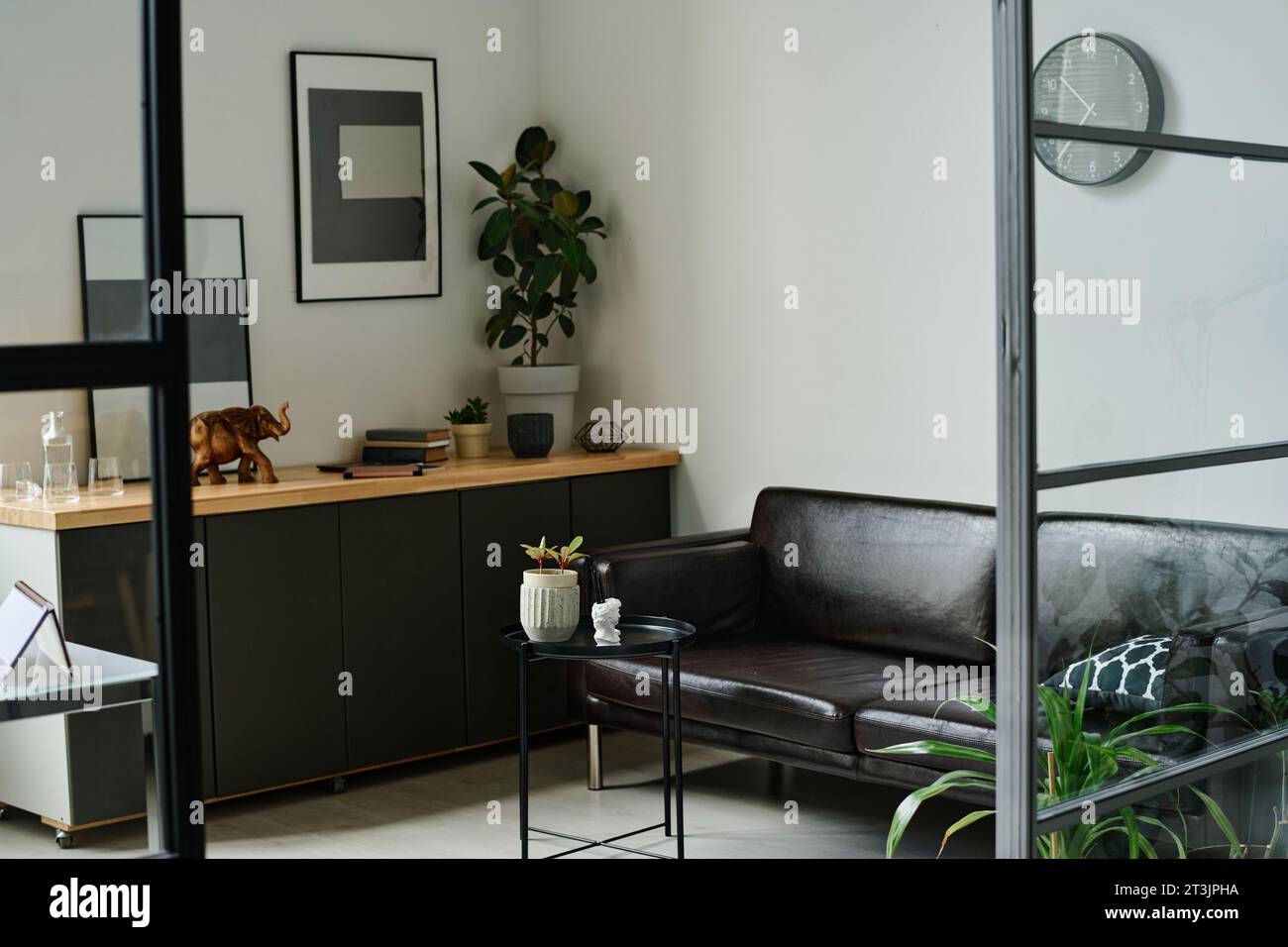 Office decor hi hi-res stock photography and images - Alamy