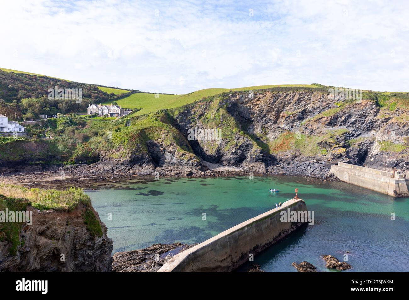 Port Isaac Cornwall, headland and harbour of this Cornish fishing ...
