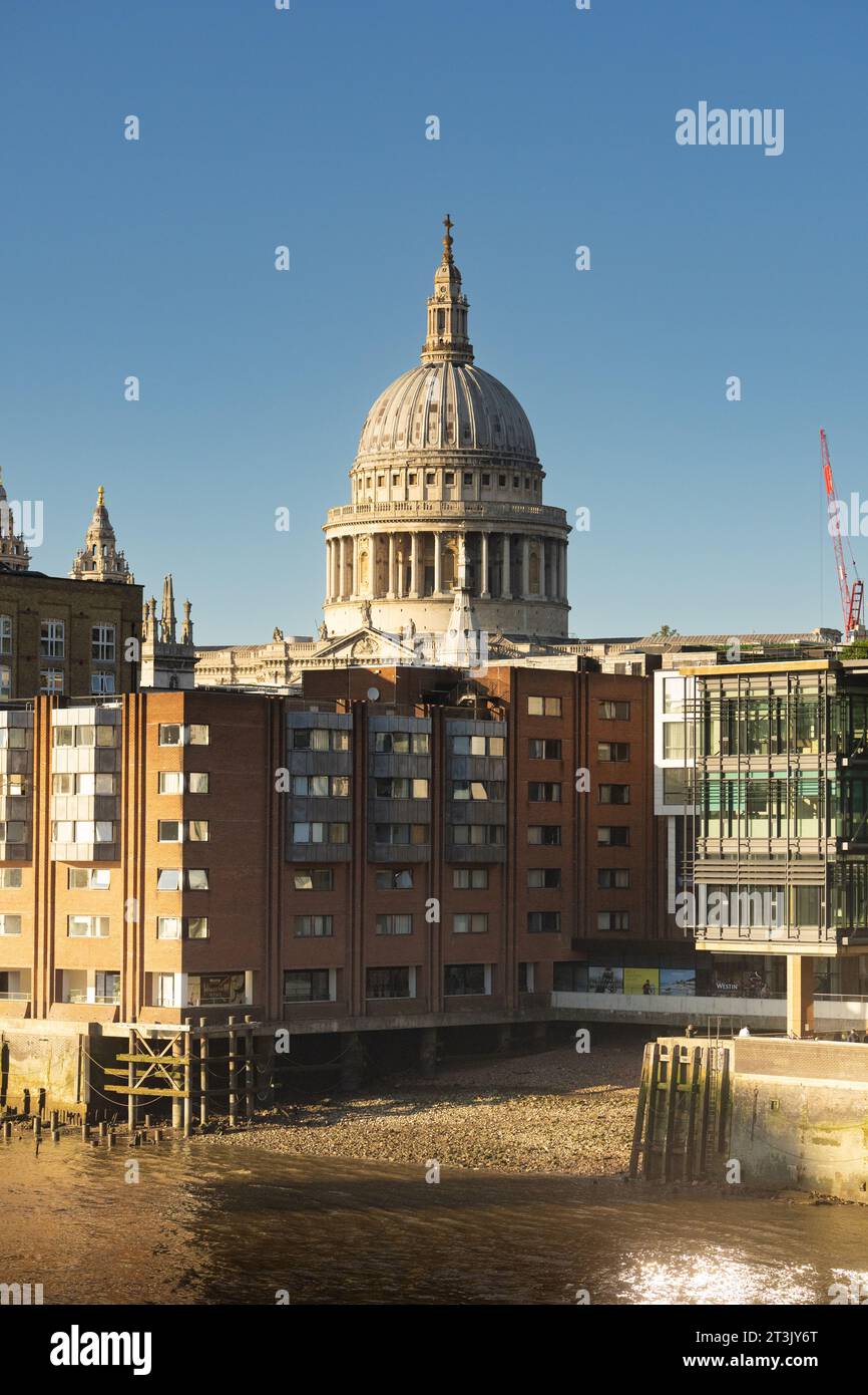 Downtown city small local water hi-res stock photography and images - Alamy