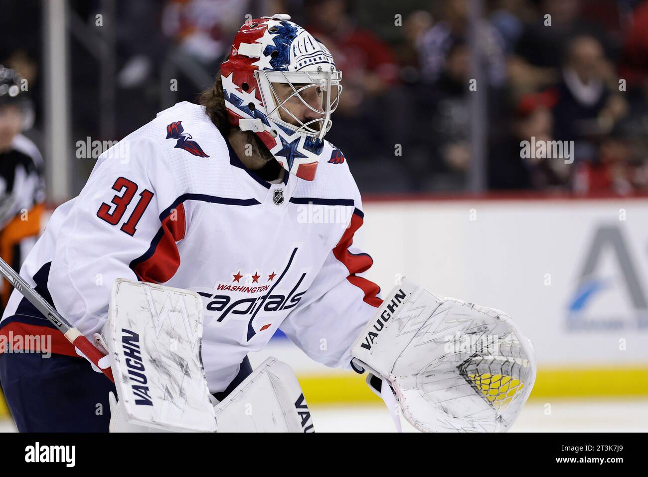 Washington Capitals goaltender Hunter Shepard (31) in action against ...