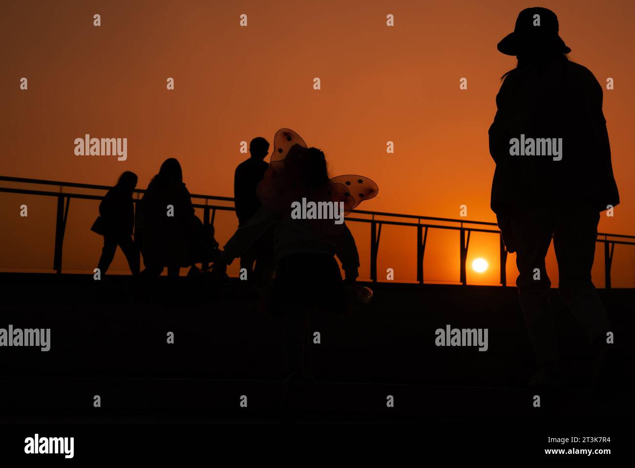 The Romantic Sunset of Xinglong Lake in Tianfu New Area, Chengdu Stock ...