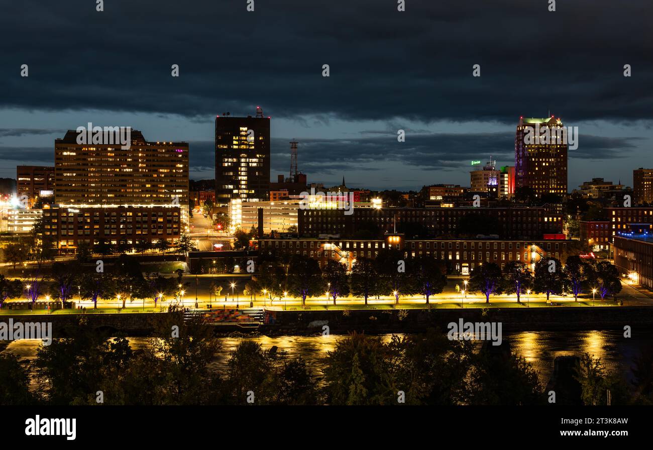 Manchester, New Hampshire skyline at dusk Stock Photo - Alamy