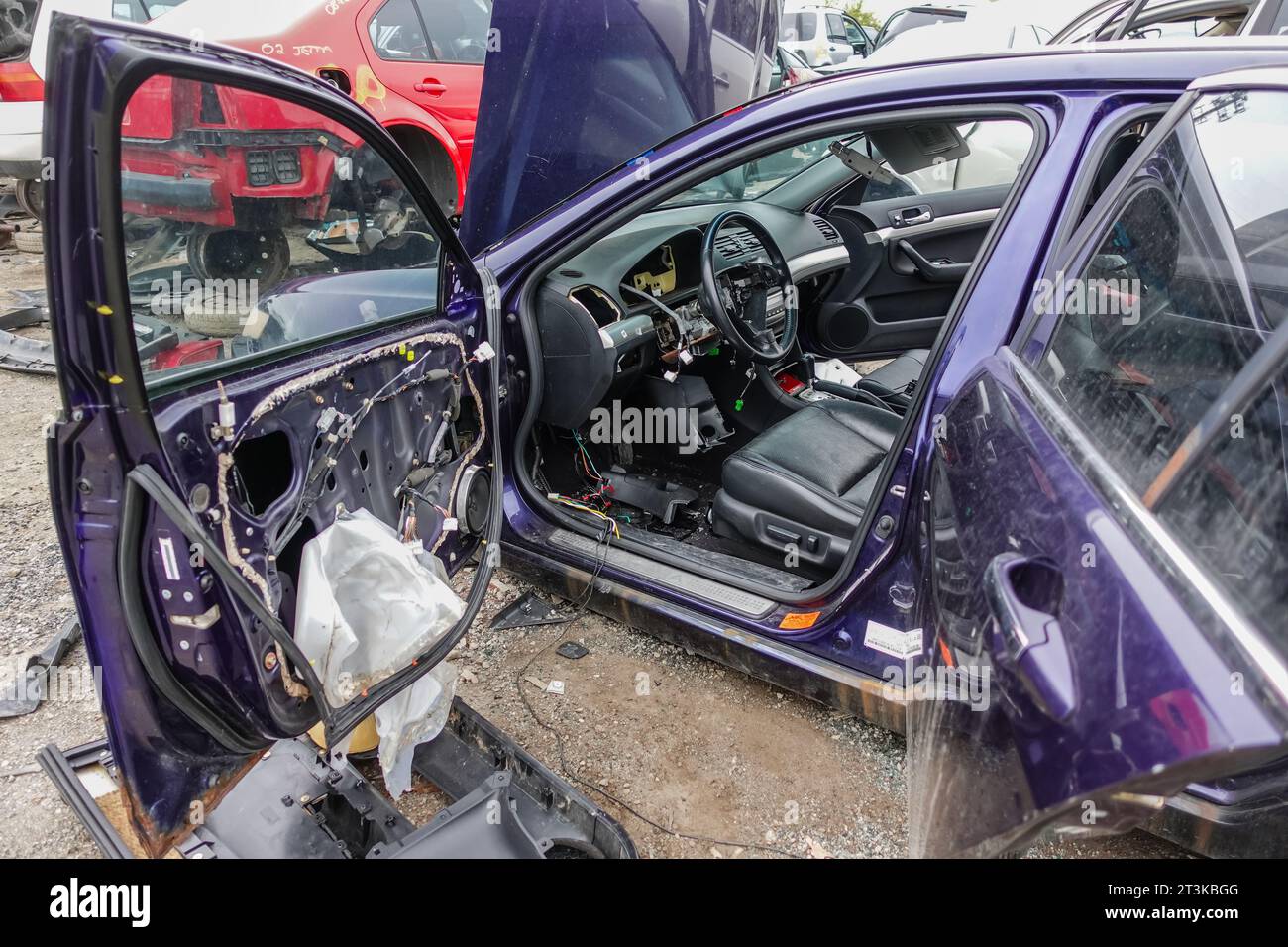 Old car without door panels hi-res stock photography and images - Alamy