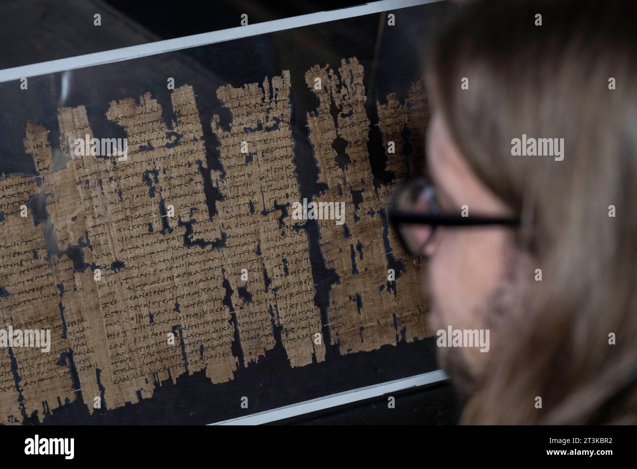 PRODUCTION - 23 October 2023, Saxony-Anhalt, Halle (Saale): Stefan ...