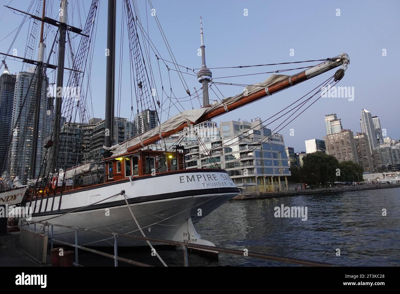 Sailboat toronto cn tower hi-res stock photography and images - Alamy
