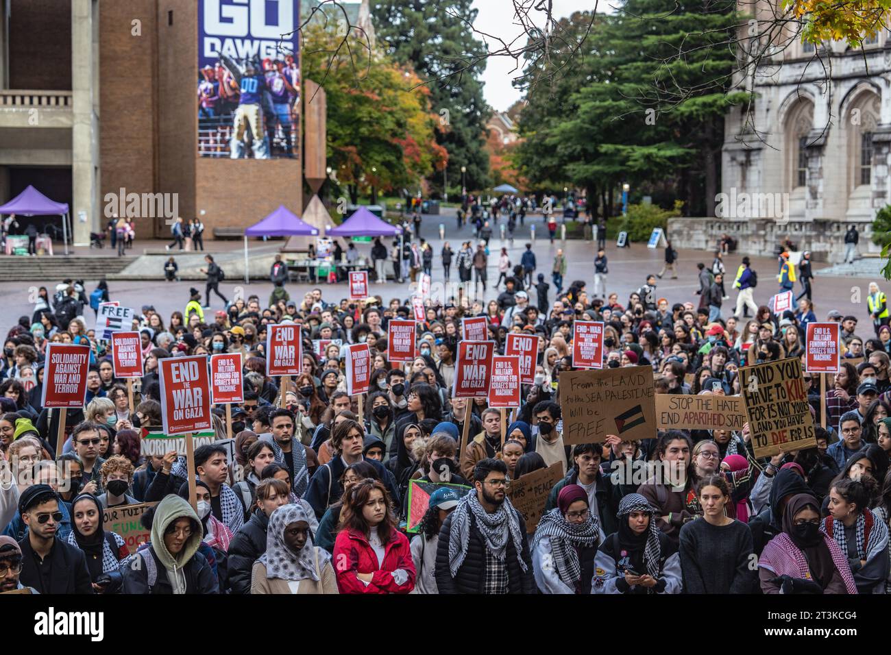Students gather at the University of Washington's Red Square while ...