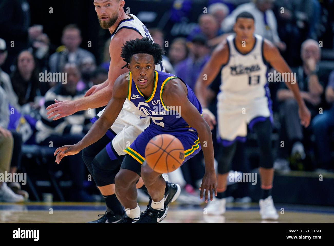 Utah Jazz guard Collin Sexton (2) steals the ball from Sacramento Kings ...