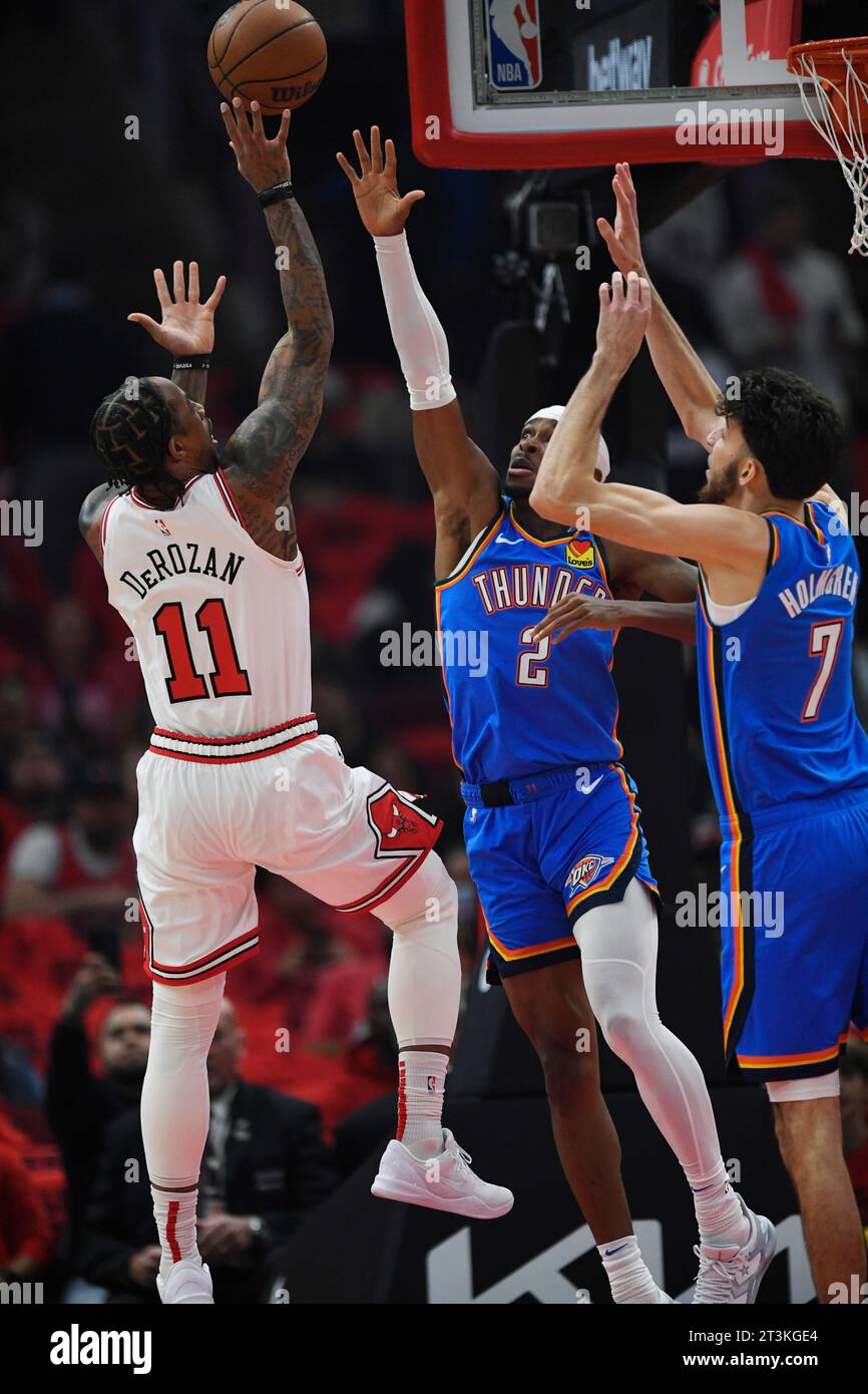 Chicago Bulls' DeMar DeRozan (11) shoots against Oklahoma City Thunder ...