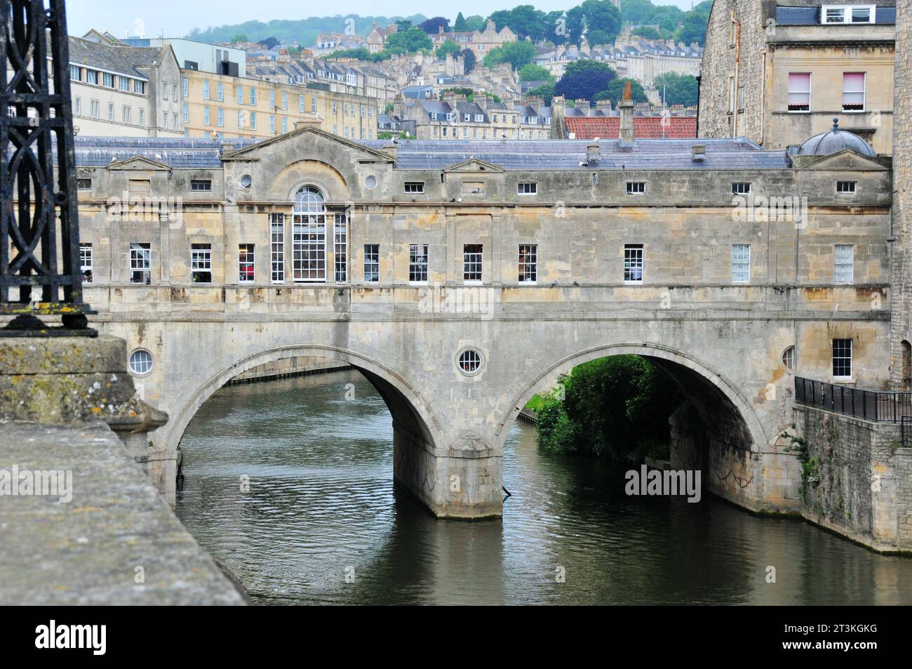 Ancient stone bridge in bath hi-res stock photography and images - Alamy