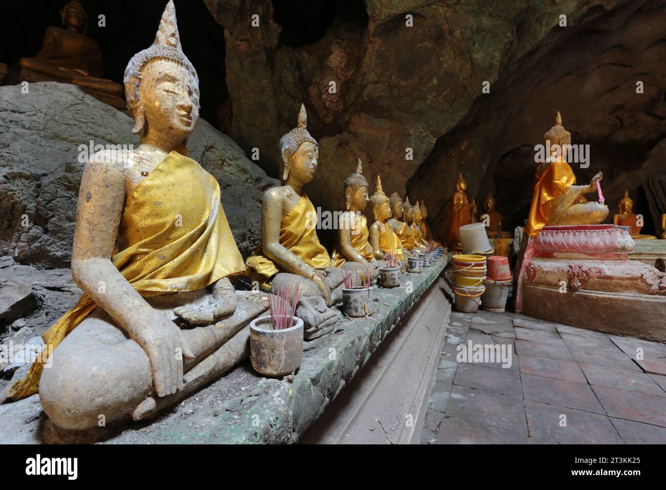 Tham khao luang cave temple hi-res stock photography and images - Alamy