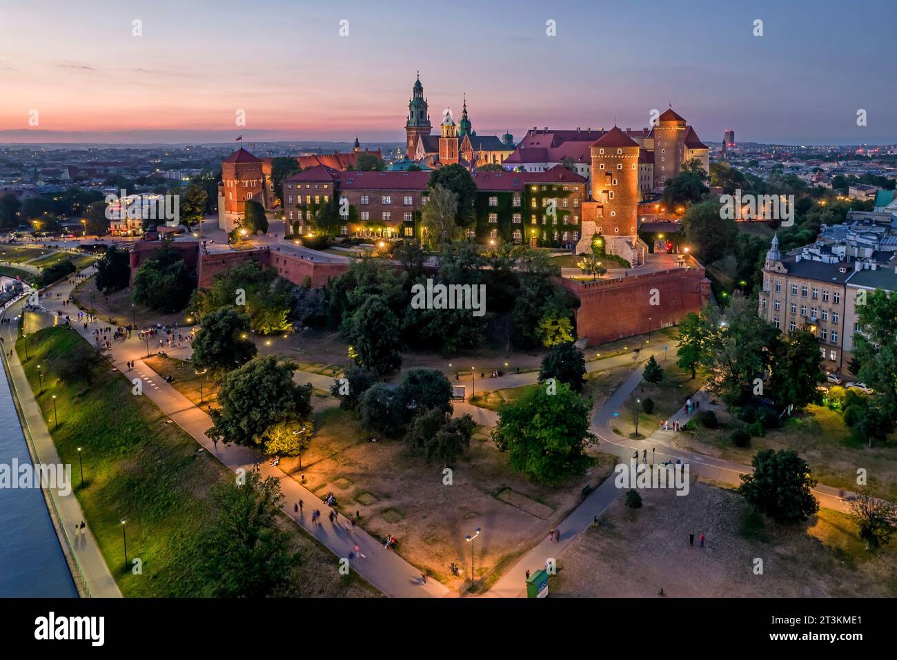 Cracow wawel palace night hi-res stock photography and images - Alamy