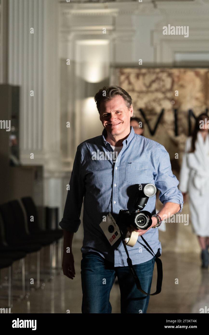Photographer Alan West at a London Fashion Week event Stock Photo - Alamy
