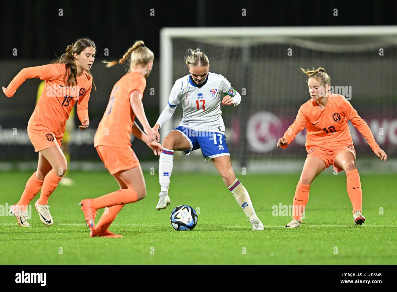 Tubize, Belgium. 25th Oct, 2023. Hanna Huizenga (19) of the Netherlands and Robine Lacroix (18 ...