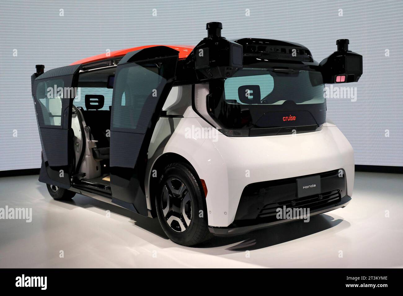 Honda Cruise Origin fahrerloses Taxi beim Pressetag der Japan Mobility ...