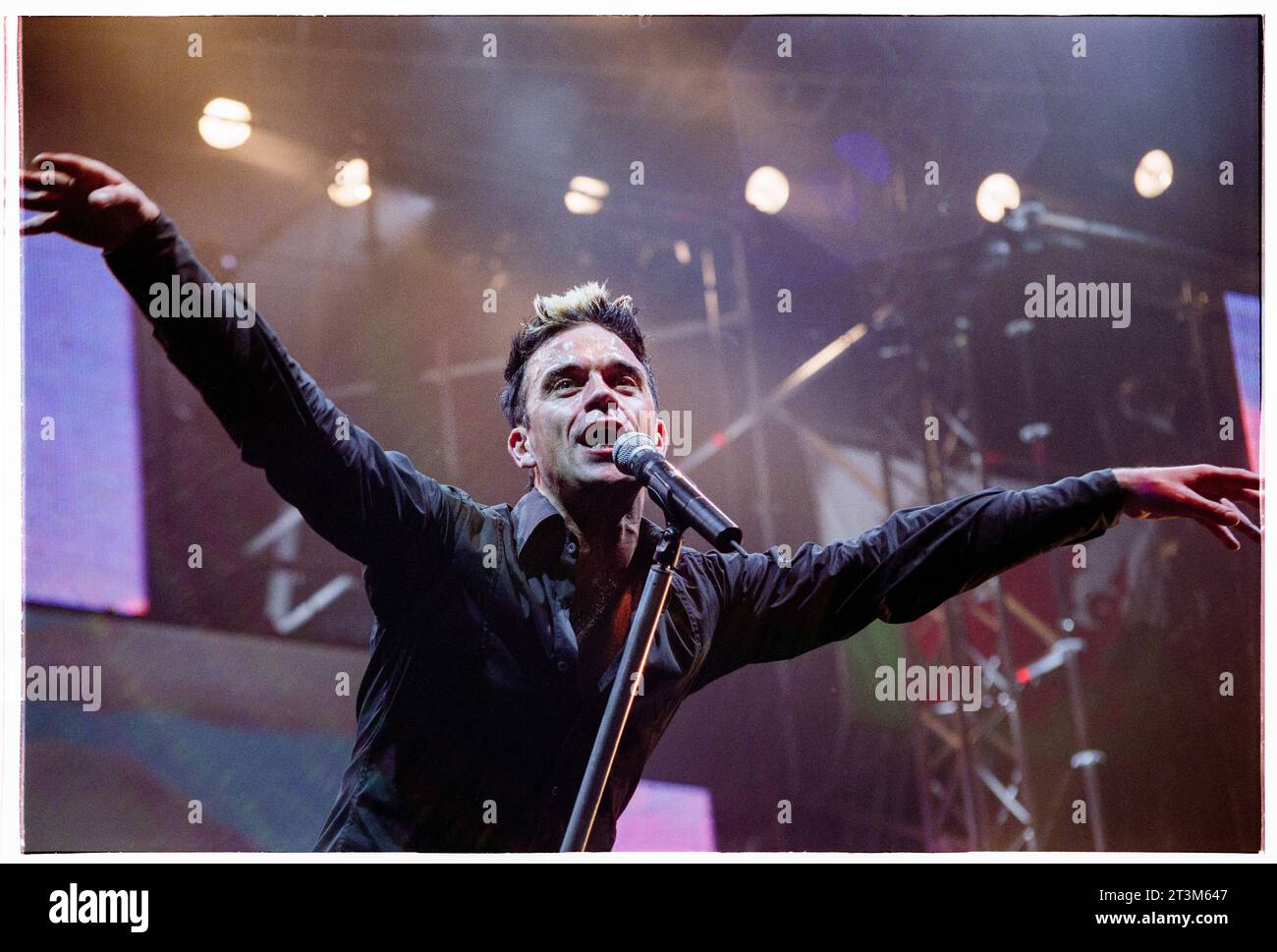 Robbie williams singer Cut Out Stock Images & Pictures - Alamy
