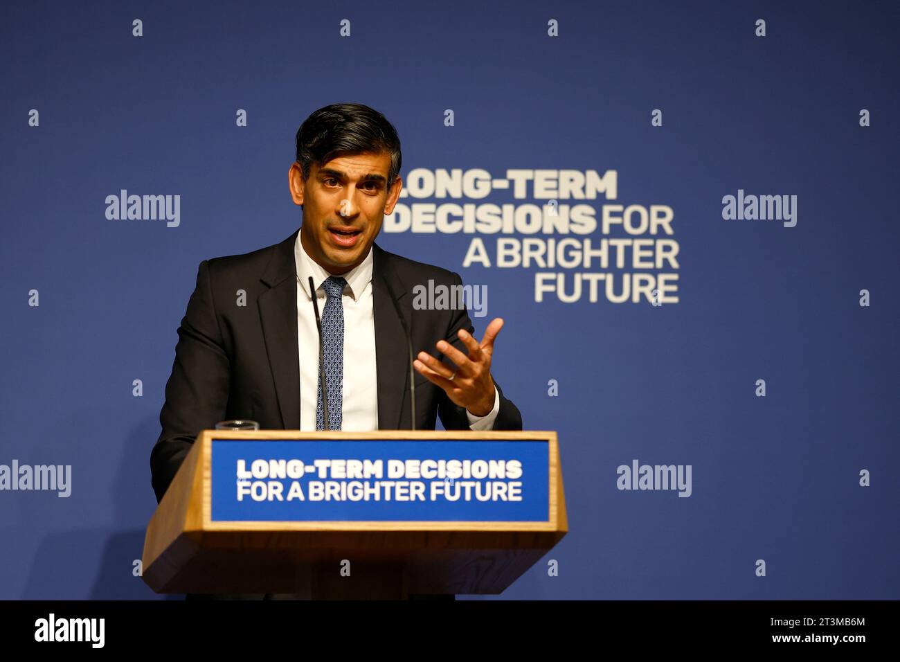 Prime Minister Rishi Sunak delivers a speech setting out how he will ...