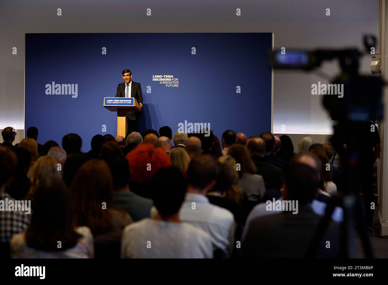 Prime Minister Rishi Sunak delivers a speech setting out how he will ...