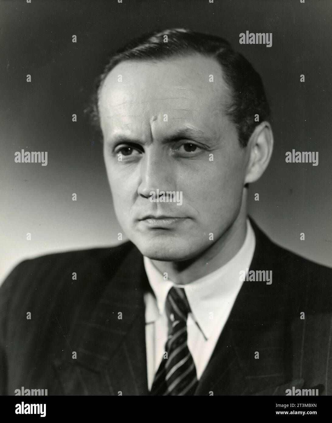 Danish actor Per Buckhøj in the movie Hatten er Sat, Denmark 1947 Stock ...