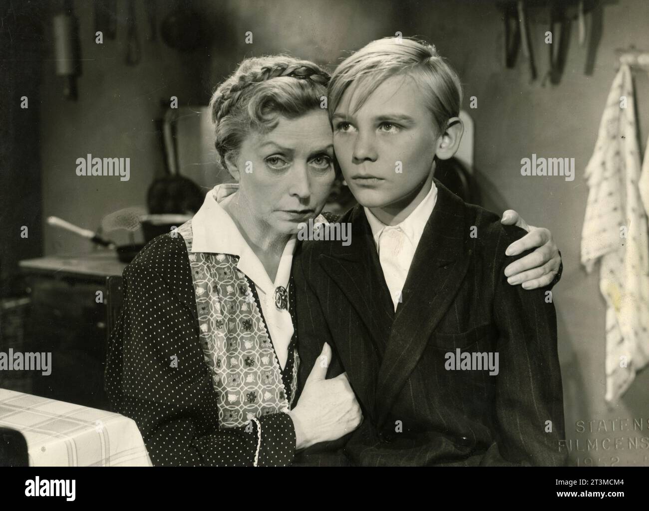 Danish actor Dagfinn Holmberg and actress Ellen Gottschalch in the ...