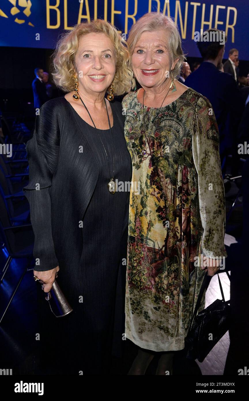 Michaela May und Jutta Speidel bei der Verleihung vom Blauer Panther ...