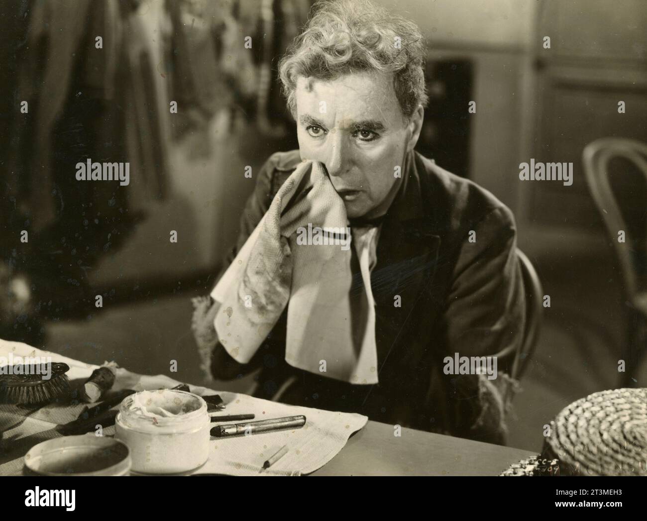 Limelight charlie chaplin 1952 hi-res stock photography and images - Alamy