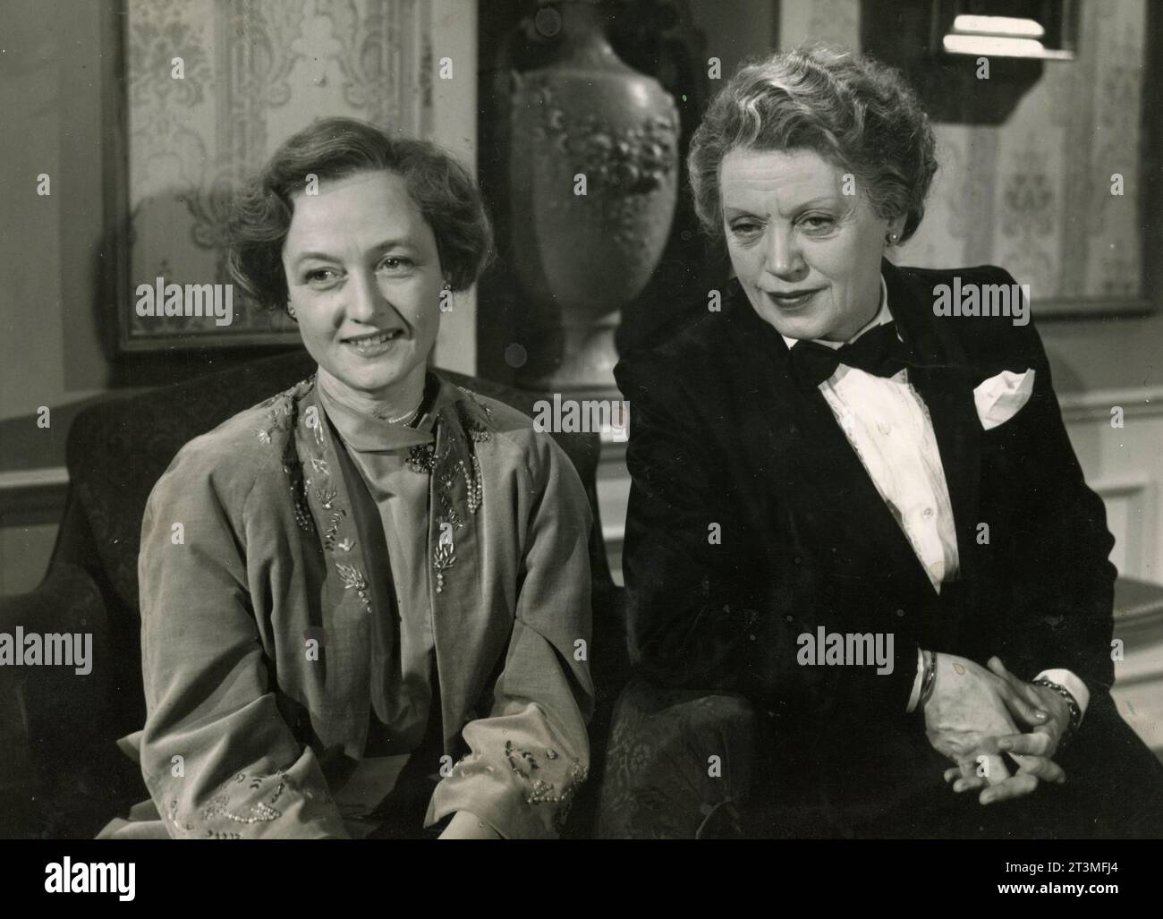Danish actresses Karin Nellemose and Maria Garland in the movie ...