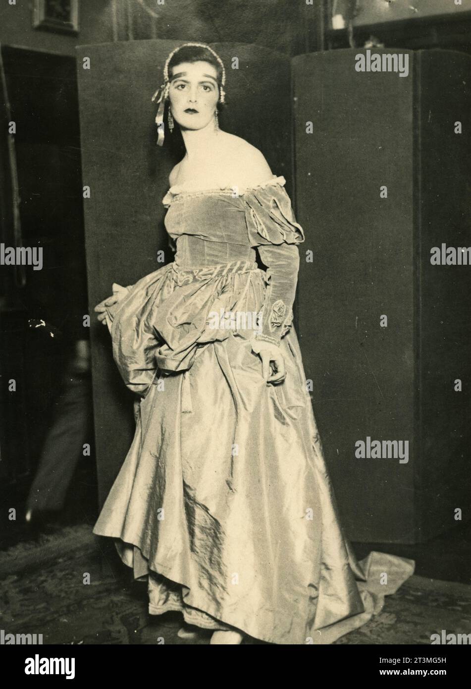 Countess Nicoletta Visconti Arrivabene, Italy 1920s Stock Photo - Alamy