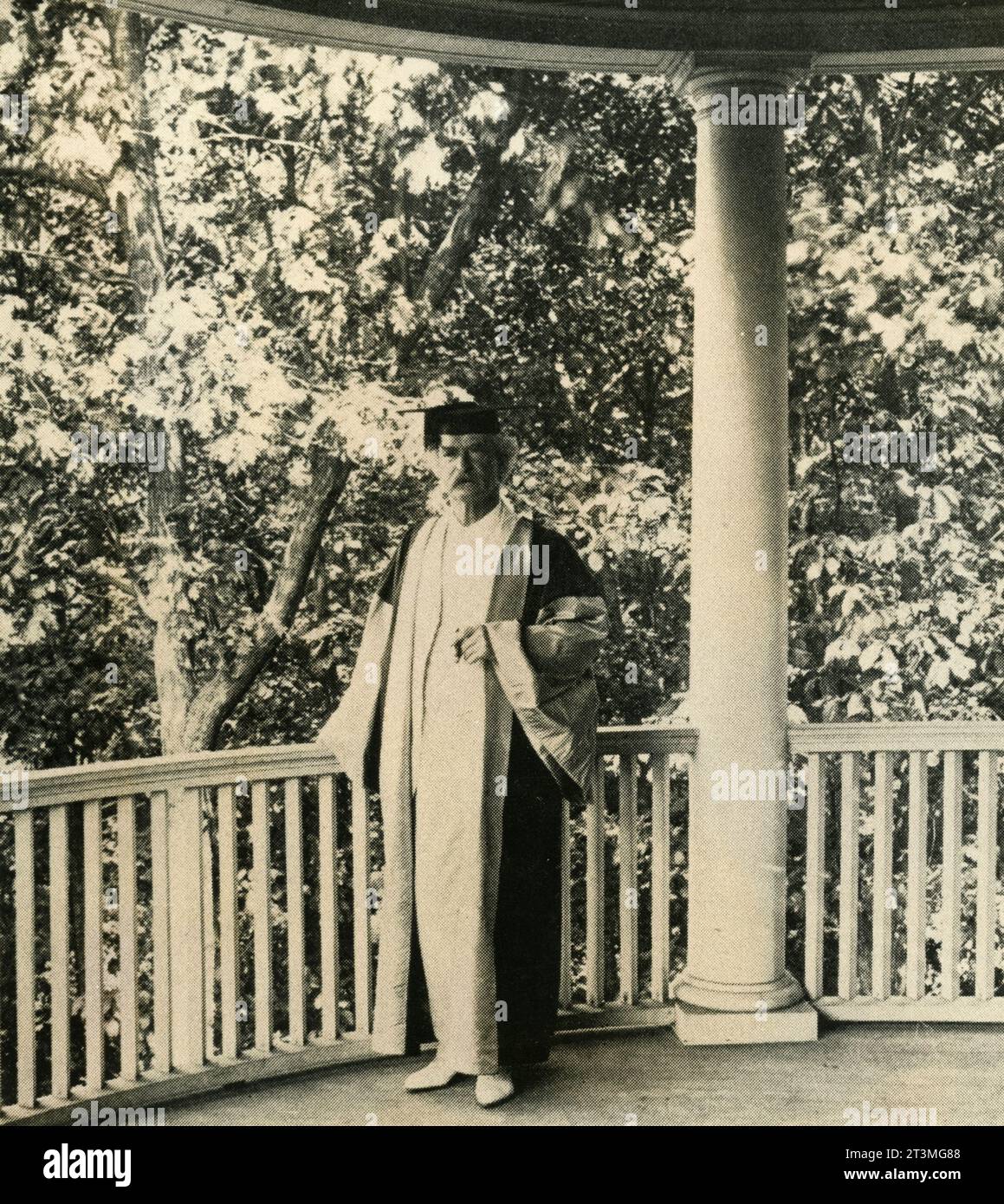 1900s doctor hi-res stock photography and images - Alamy