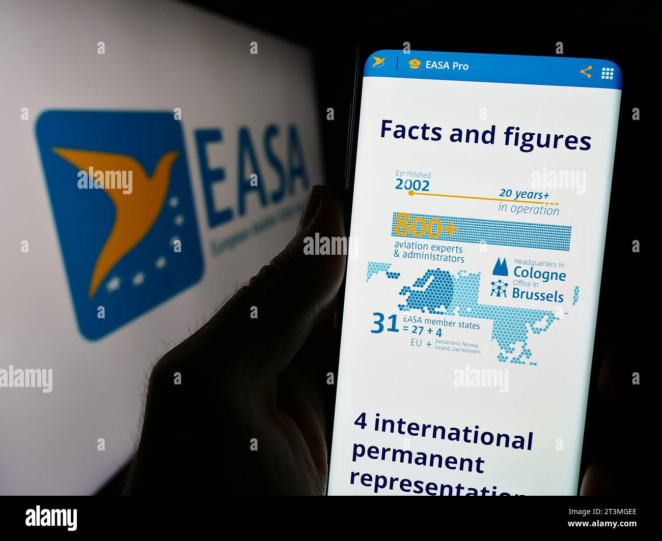 Internet safety logo hi-res stock photography and images - Alamy