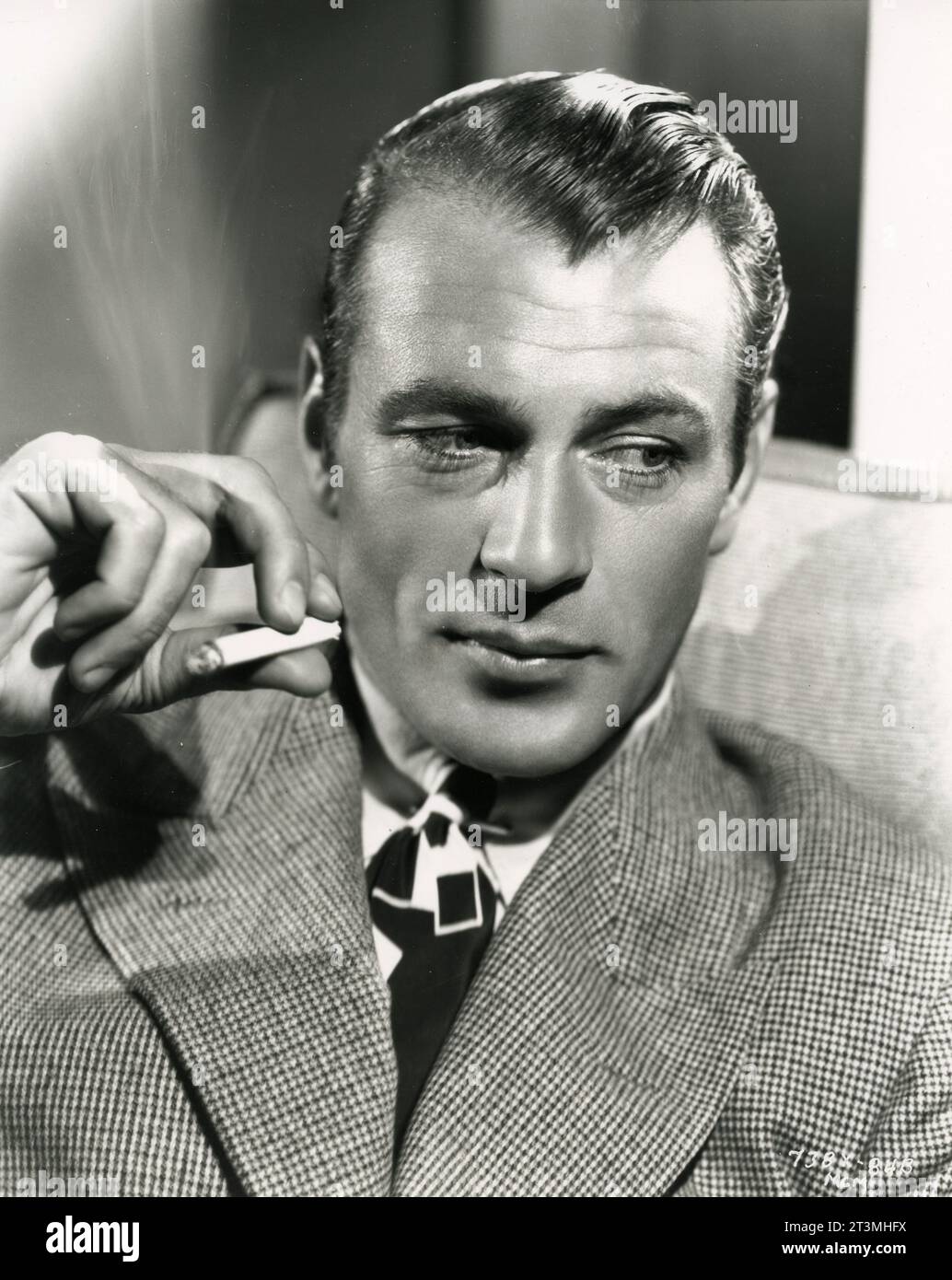 Gary cooper portrait 1930s hi-res stock photography and images - Alamy