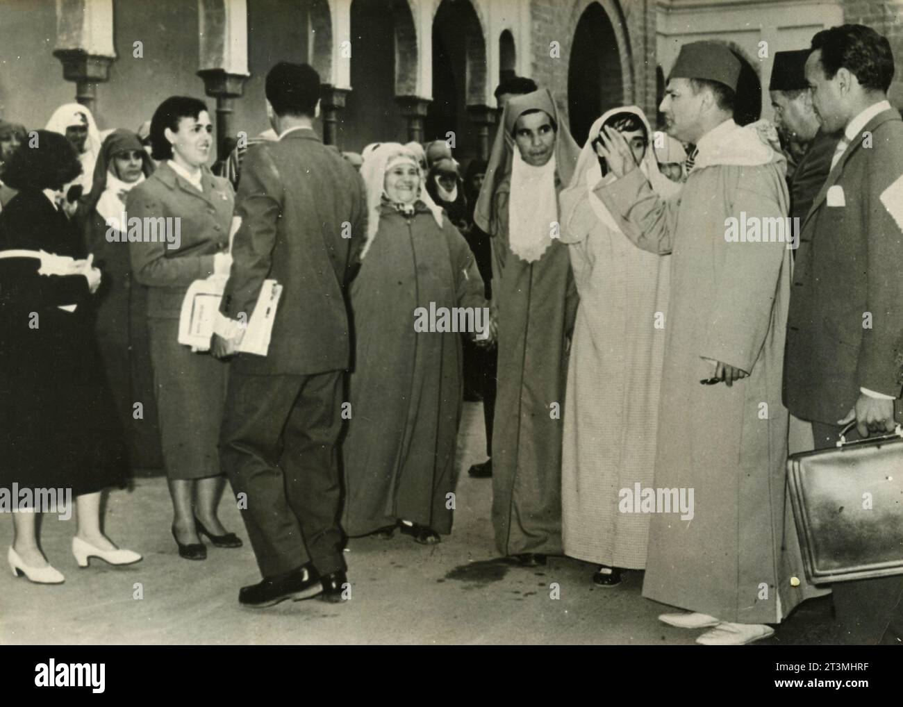 Moroccan sultan Sidi Mohamed ben Youssef meets a female delegation ...