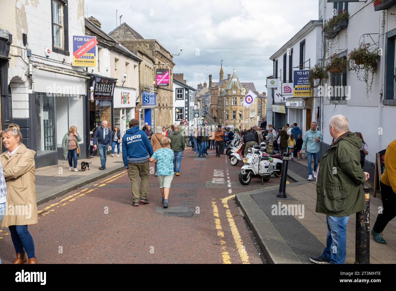 Clitheroe town centre, a Lancashire town in the Ribble valley Stock ...