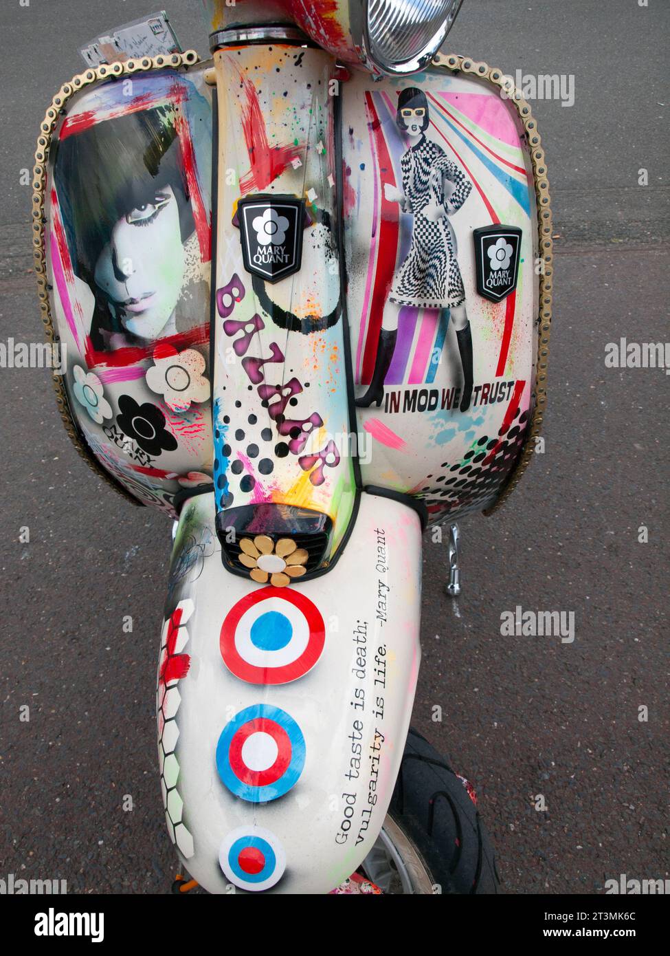 A Mod scooter parked up on the seafront at Brighton Stock Photo - Alamy