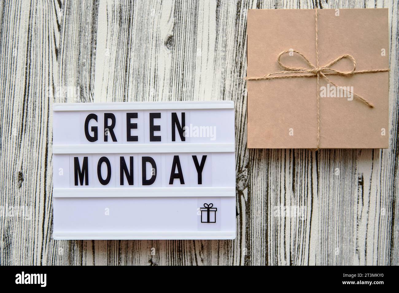 Online craft shop advertising hi-res stock photography and images - Alamy